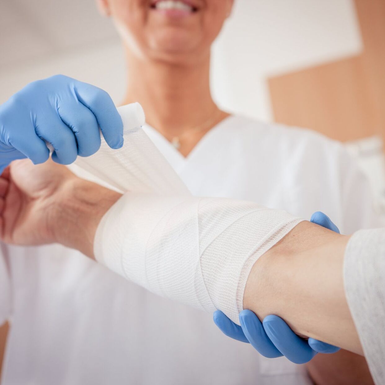 Intelligenter Verband verbessert Wundversorgung :: Sander Apotheken ...